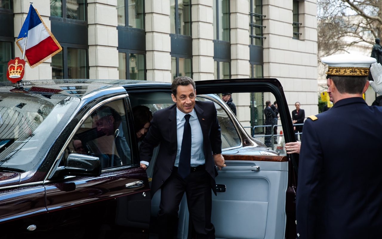 Franse oud-president Sarkozy voor de rechter in corruptiezaak